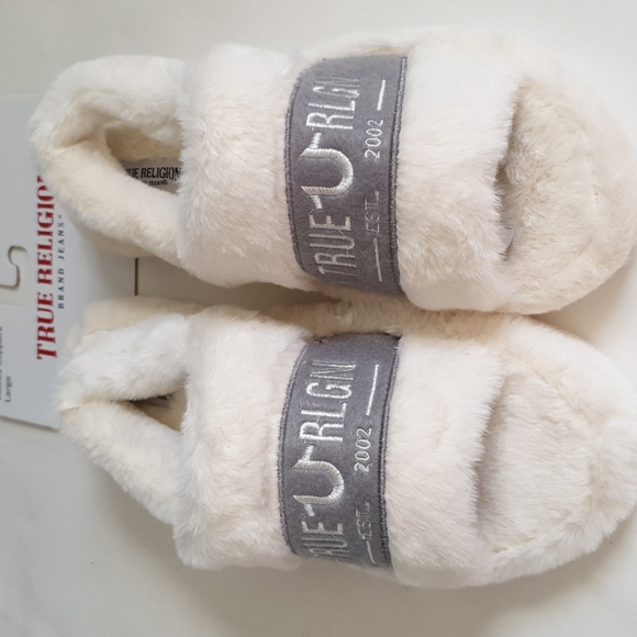 True Religion | Shoes | True Religion Womens Fur Slippers Big Logo ...